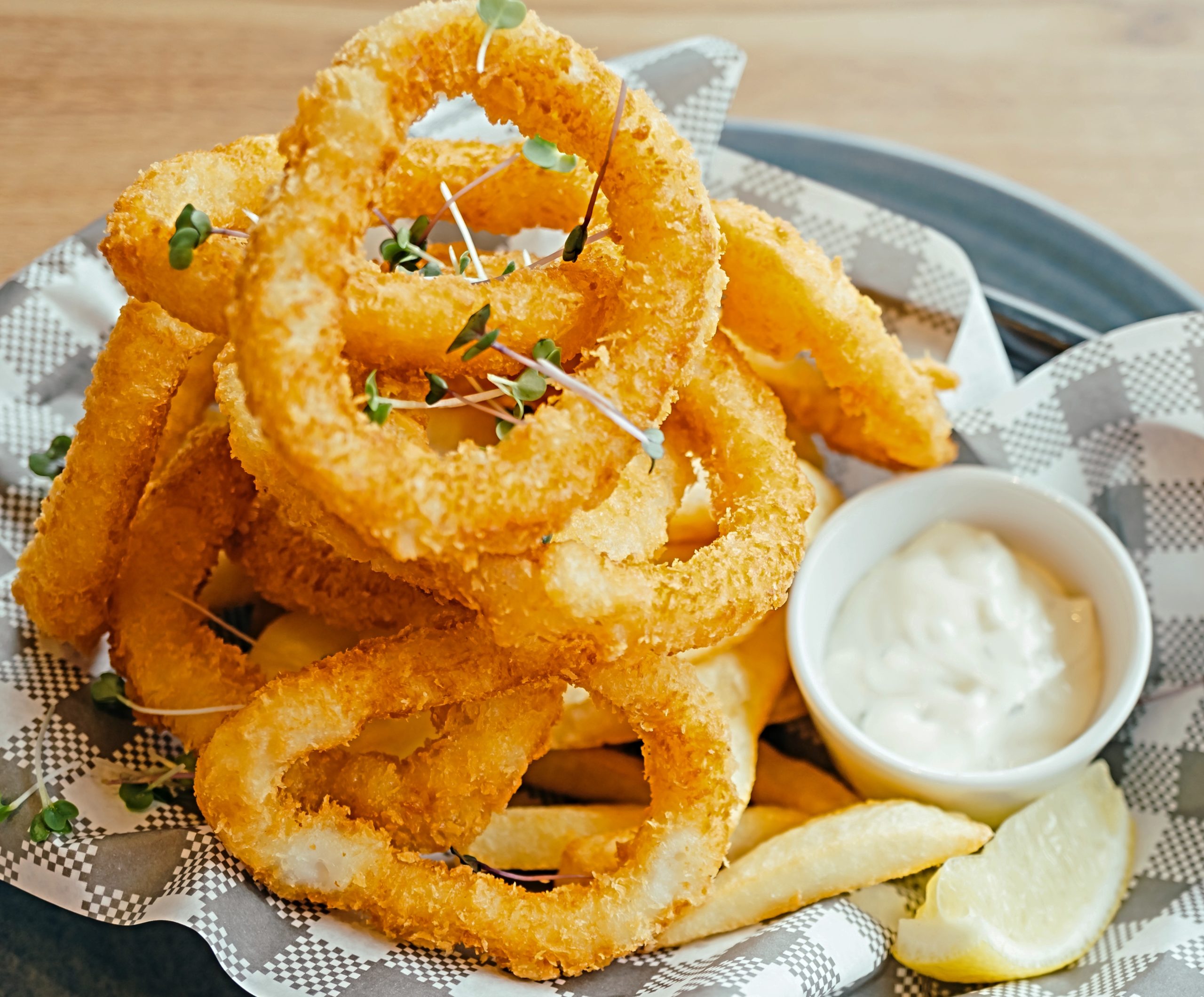 Calamares Fritos con Mayonesa de Lima - Chefeel.com