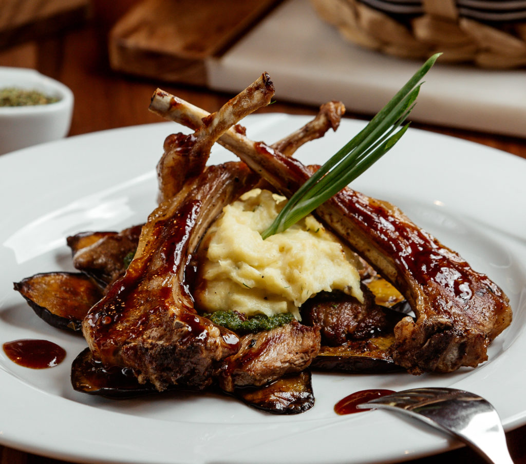 Costillas de Lechal con reducción de su Jugo, Calabacín macerado y Puré ...