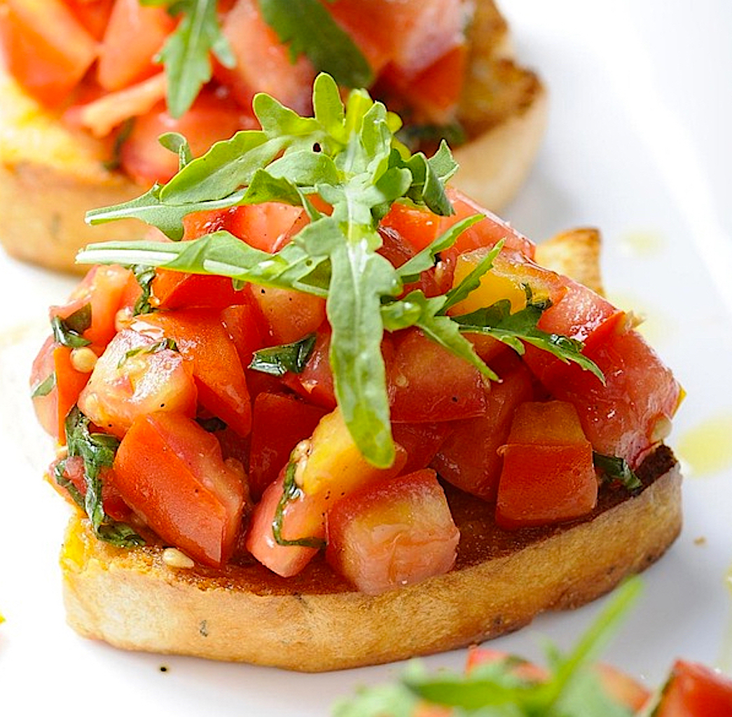 Bruschetta de Tomate Aliñado - Chefeel.com